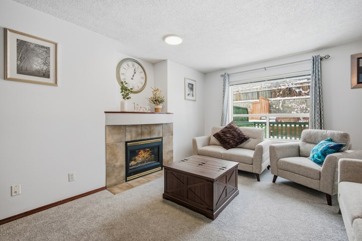 Steps-country Hills Centre | 10 Mins Yyc Airport - Calgary