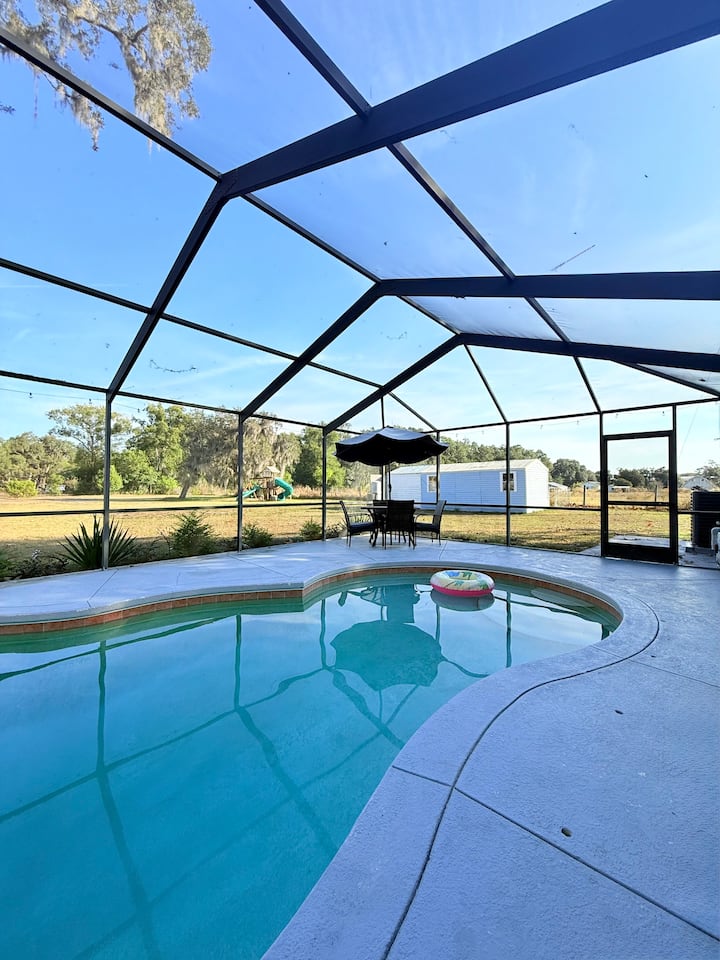 4br/3ba Family & Pet-friendly Oasis Near Downtown - Lakeland, FL