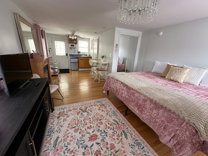 Unit 8 @ The Champagne House - Bath, NY