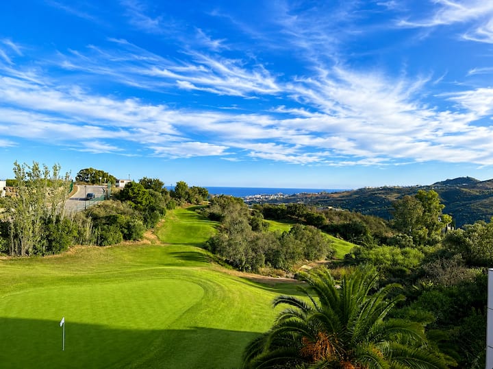 Peaceful Condo With Sea, Golf & Mountain Views - Sitio de Calahonda