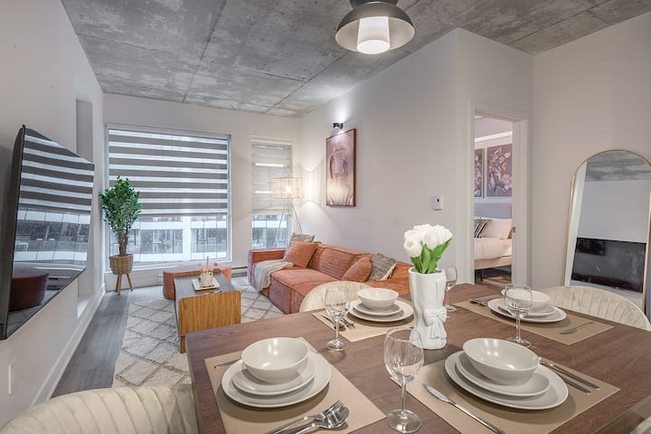Luxury 2br/2bath Suite • Indoor Parking • Balcony - Centre Bell