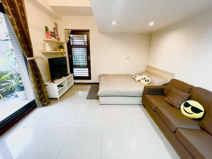 空中花園 /101景觀/購物中心 台北車站1分鐘/ 京站百貨 2~4人住 西門町5分鐘/直達桃園機場 - 三重區