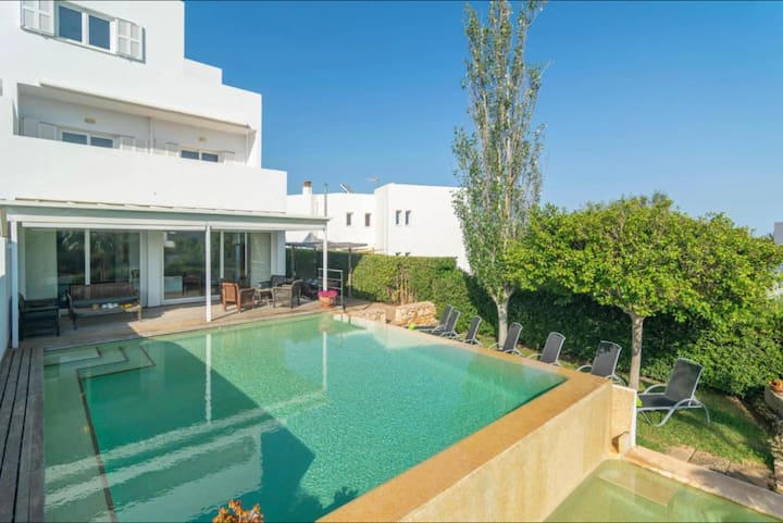 Encantadora Villa Con Piscina Privada En Cala D’or - Cala d’Or
