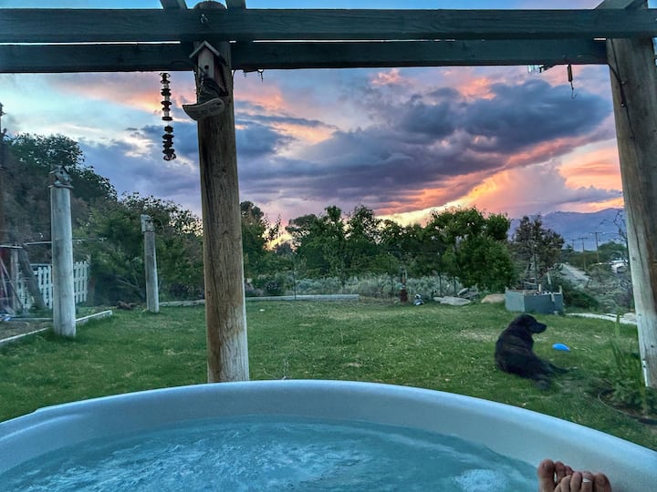 Rustic Sierra Ranchette #1- Horses• Hot Tub •Views - Big Pine, CA