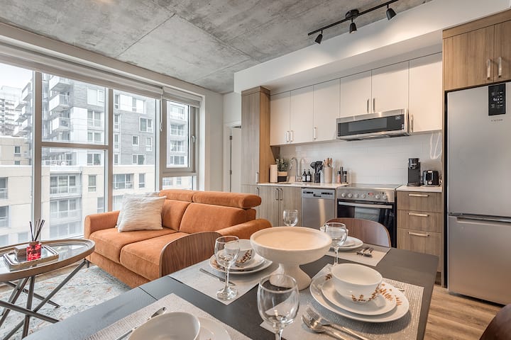 Corporate 1br Suite • High-speed Wi-fi - LaSalle