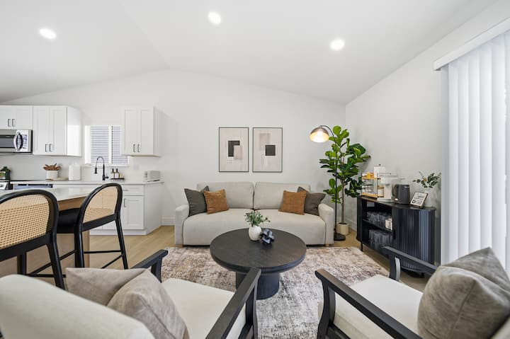 Oak Haus • Bright Modern Stay - Dublin, OH