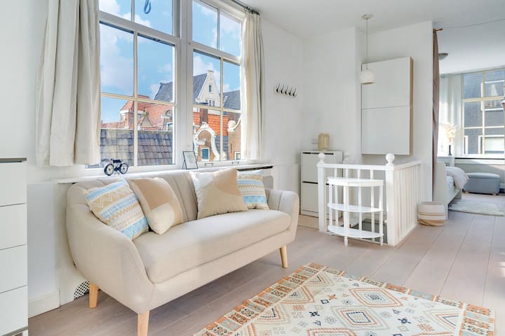 Charming Studio Apartment With Amazing Views - Amsterdam