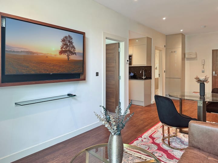 Silbury Serenity: Cozy Home Away - Milton Keynes