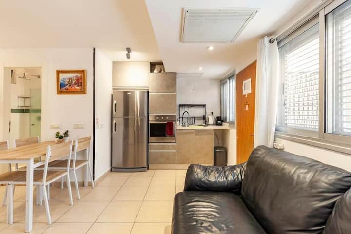 Studio With Garden, 5 Min Walk To The Sea - Tel-Aviv