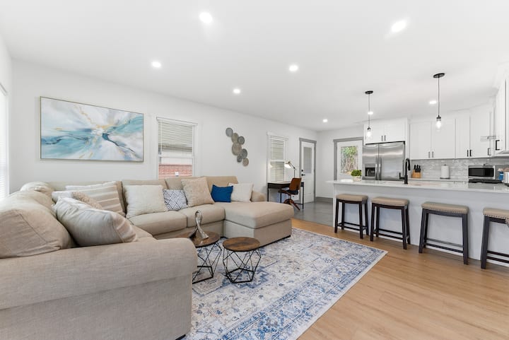 Modern Home • Near Airport & Events - Decatur, GA