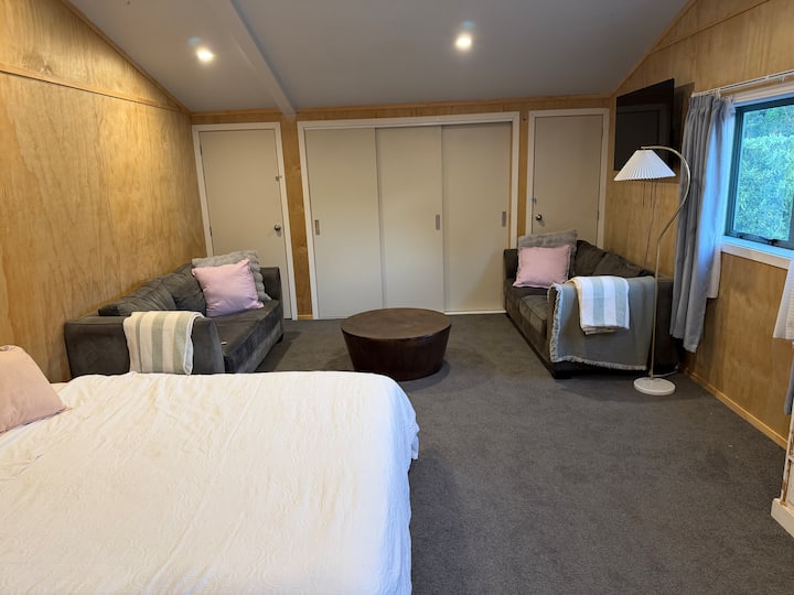 Relaxed Farm Life On 22 Acres - Tauranga