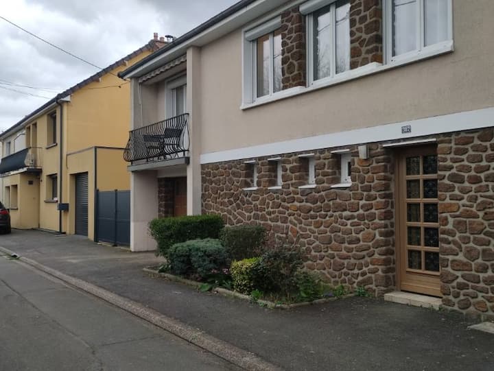 Maison Au Pied Du Circuit Des 24h Du Mans. - Le Mans