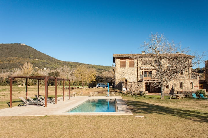 Masía Con Un Amplio Jardín, Piscina Y Barbacoa - Costa Brava (Spain)
