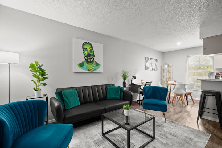 Central Austin Getaway • 1br • Pool & Parking - Austin