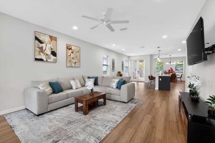 Urban 3br Townhome Near Armature Works & Riverwalk - Tampa, FL