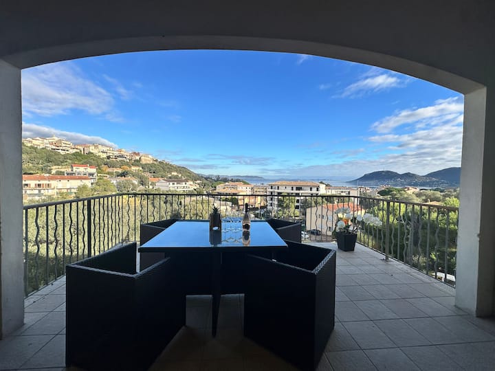 T2 Lumineux Avec Terrasse Panoramique Sur Le Golfe - Plage de Palombaggia