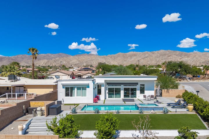 The Stargazer House - Desert Hot Springs, CA