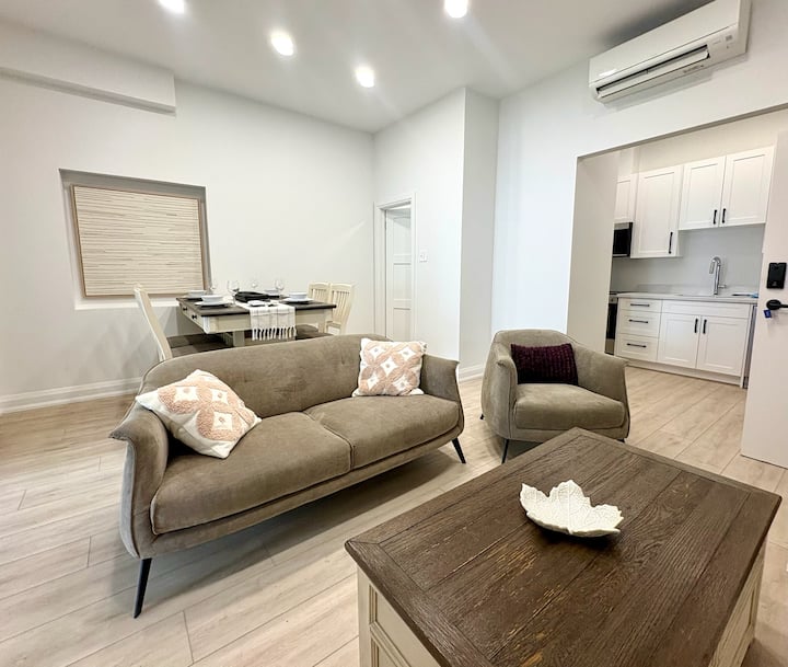 Heavenly Riverdale Loft, Overlooking Queen East - Toronto