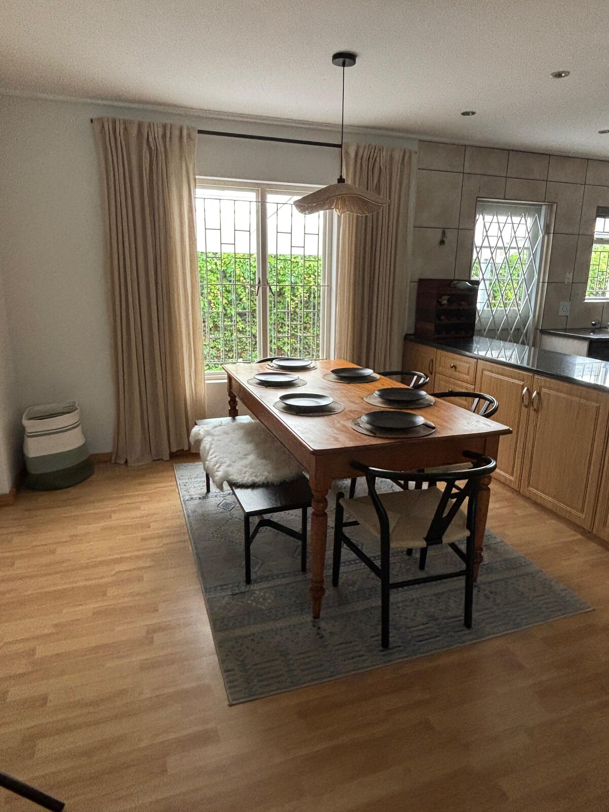 Joya moderna con jacuzzi en George - Casas en renta en George ...