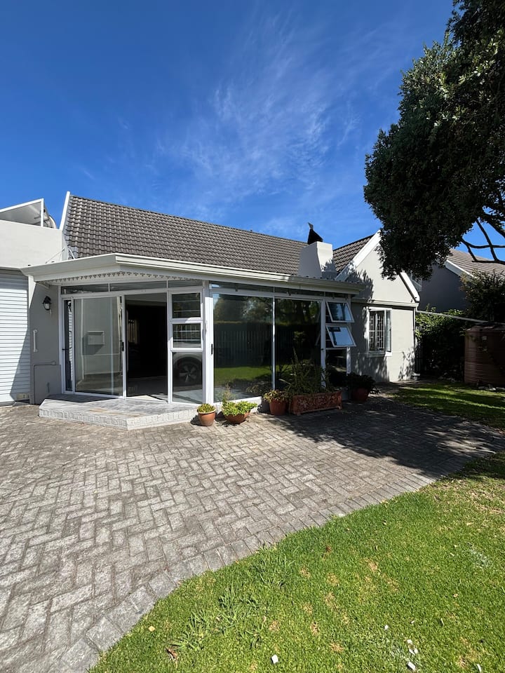 Modern Gem With Hot Tub In George - George