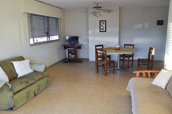Apartamento En Paysandú A 2 Cuadras De La Terminal - Colón
