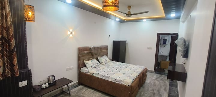 Ganga Kinare - On National Highway - Haridwar - Haridwar