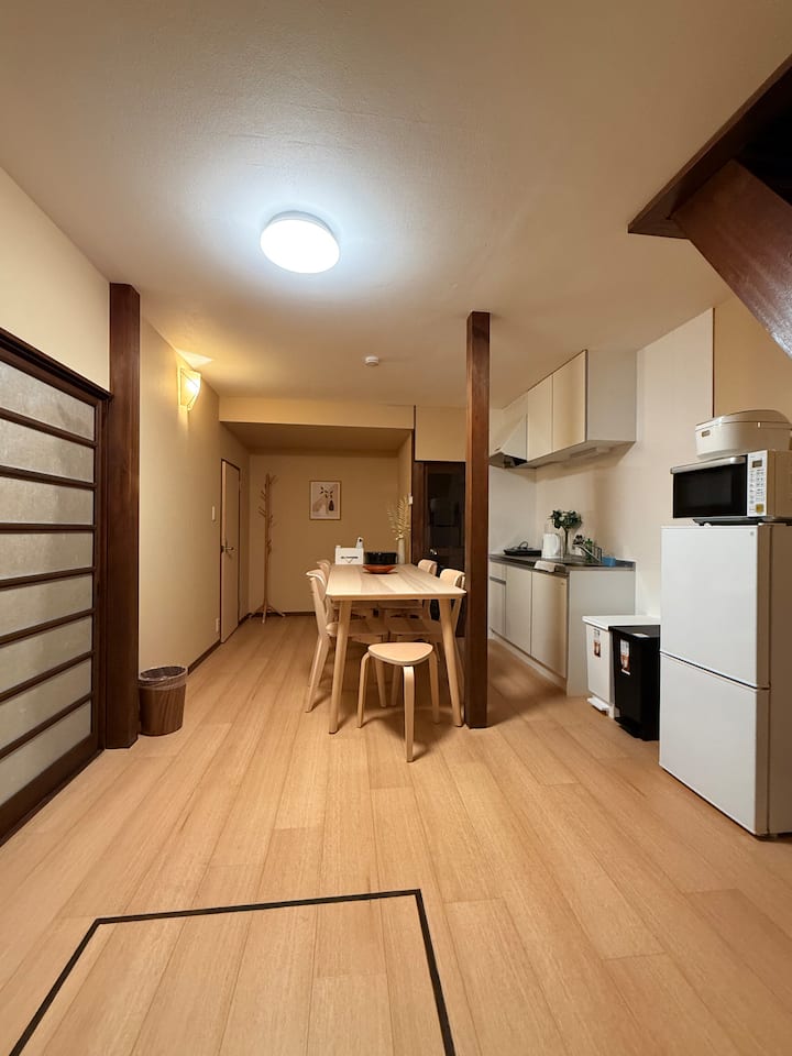 二条駅周辺、ゆったりできる和風住宅。大家族や長期滞在にピッタリ。 - Kyoto