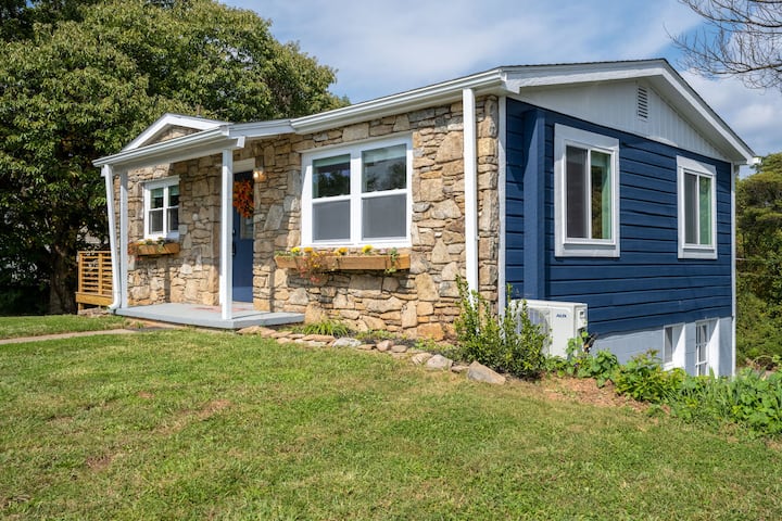 Peace Cottage - Asheville, NC