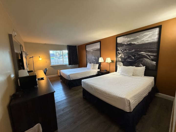 Upgraded Hotel Room In Lake Tahoe - 2 Queen Beds - South Lake Tahoe, CA
