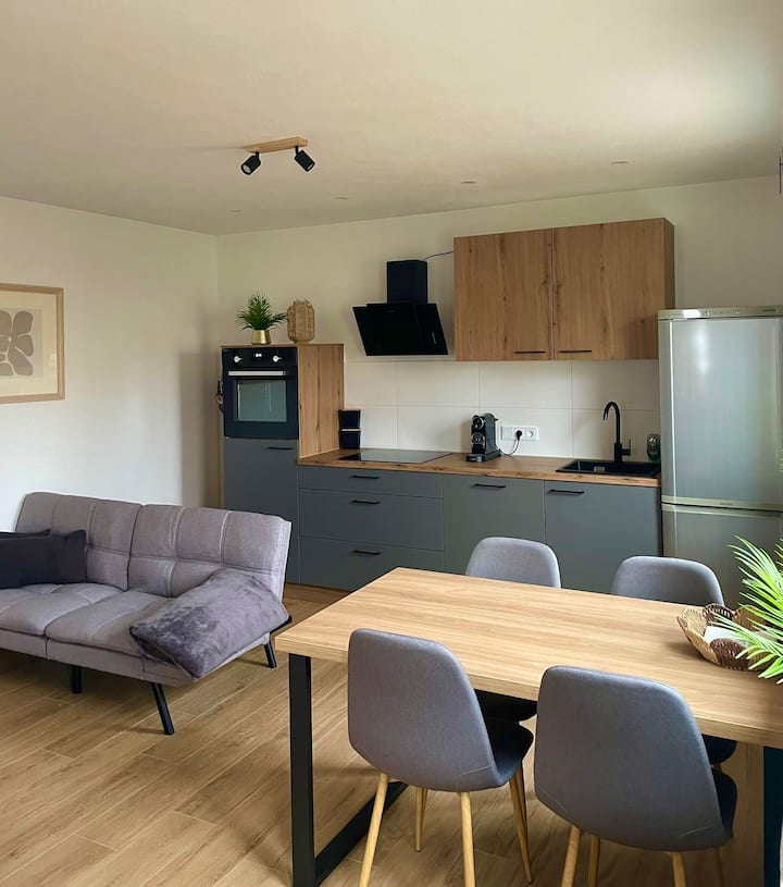 Moderne, Eingerichtete Wohnung Mit Eigenem Eingang - Freising