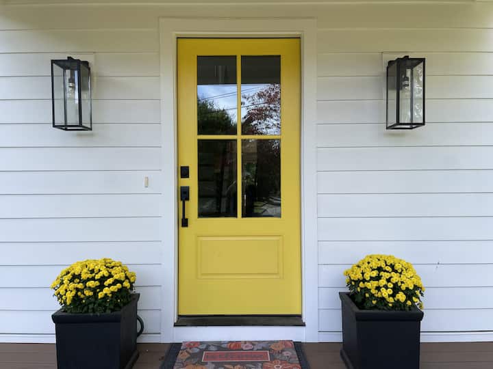 Modern Farmhouse Retreat Minutes From Stadium - Norfolk, MA