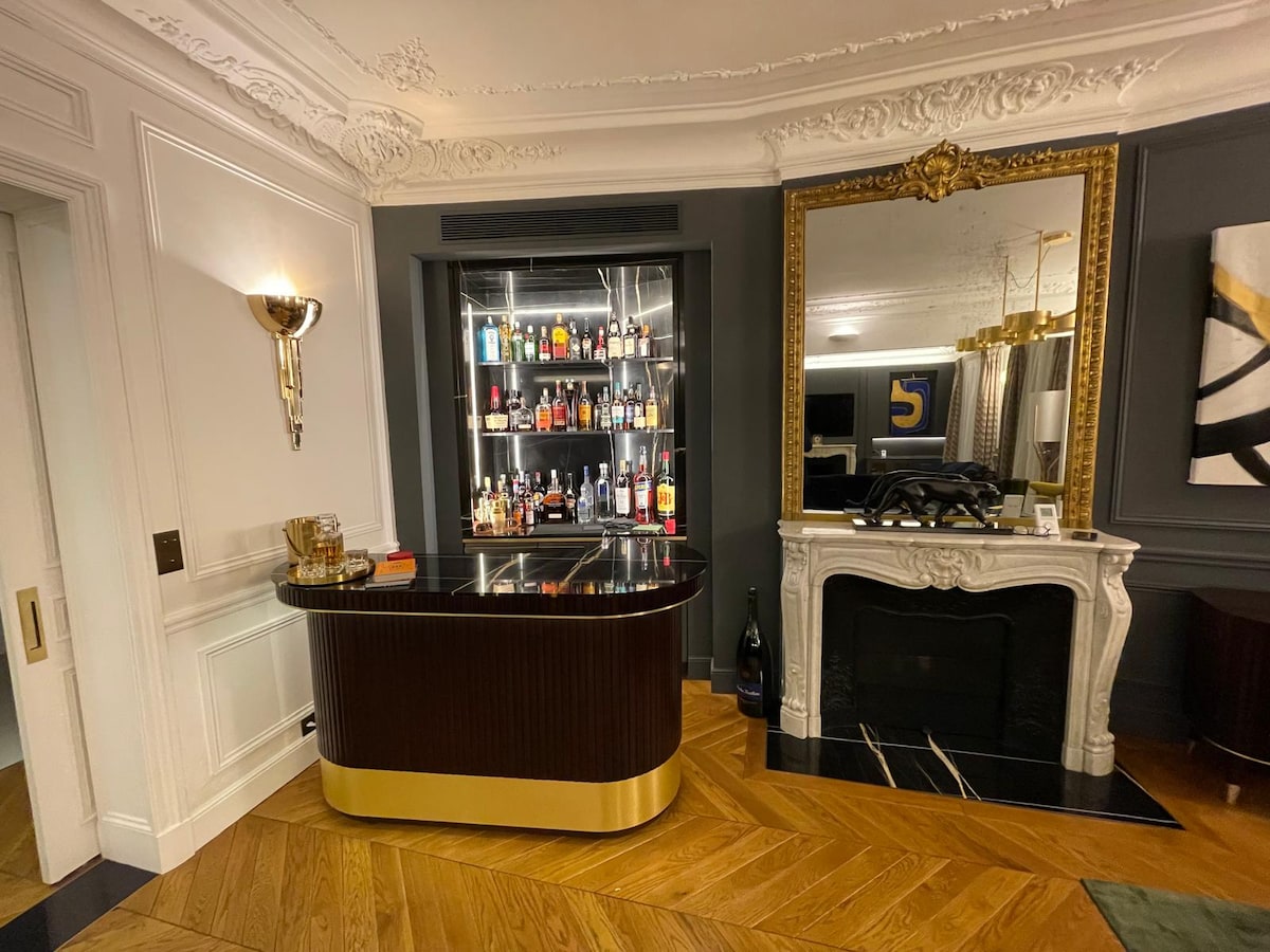 Sumptuous Apartment – Ultra-Luxury Parisian Design - Apartments for ...