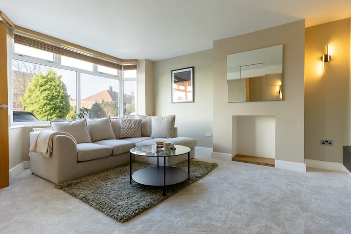 Comfortable And Home, Including Hot Tub, Sleeps 5! - Poulton-le-Fylde