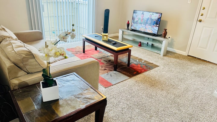 Clean And Convenient 1br At The Heart Of The City - Houston, TX