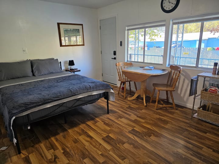 Fisherman's Crash Pad - Clearlake, CA