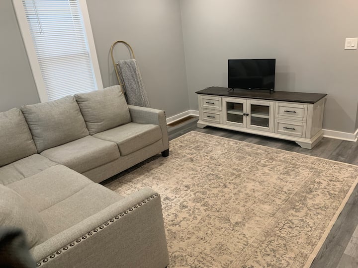 Comfy Apartment In A Safe Community 3 Bedrooms - Utica, NY