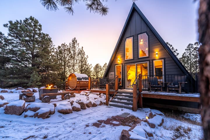 New! Off-grid A-frame W/ Sauna + Stargazing Swing - Cripple Creek, CO