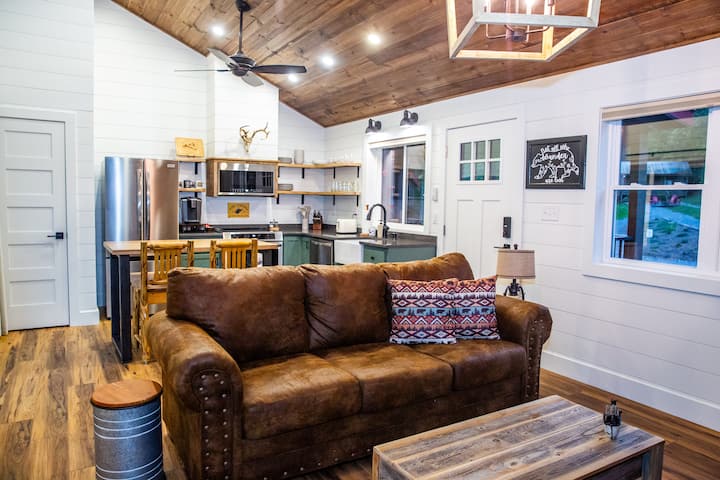 Take Me Home - A Mountain Retreat Creekside Cabin - Fayetteville, WV