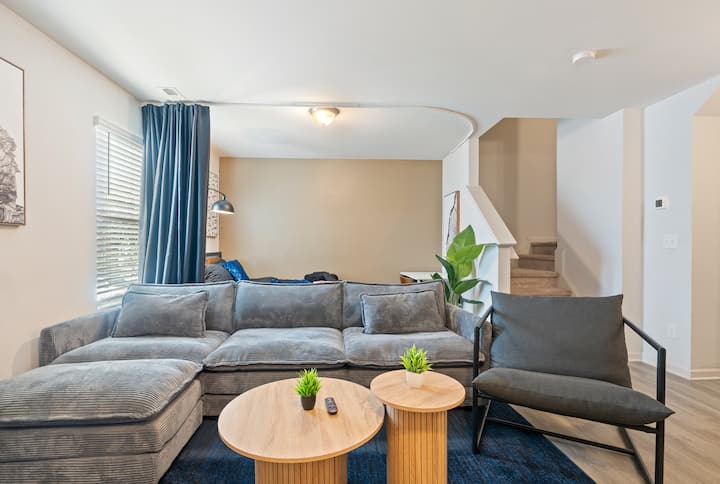Upscale King 4br Townhouse—mins To Cary & Nc State - Cary, NC
