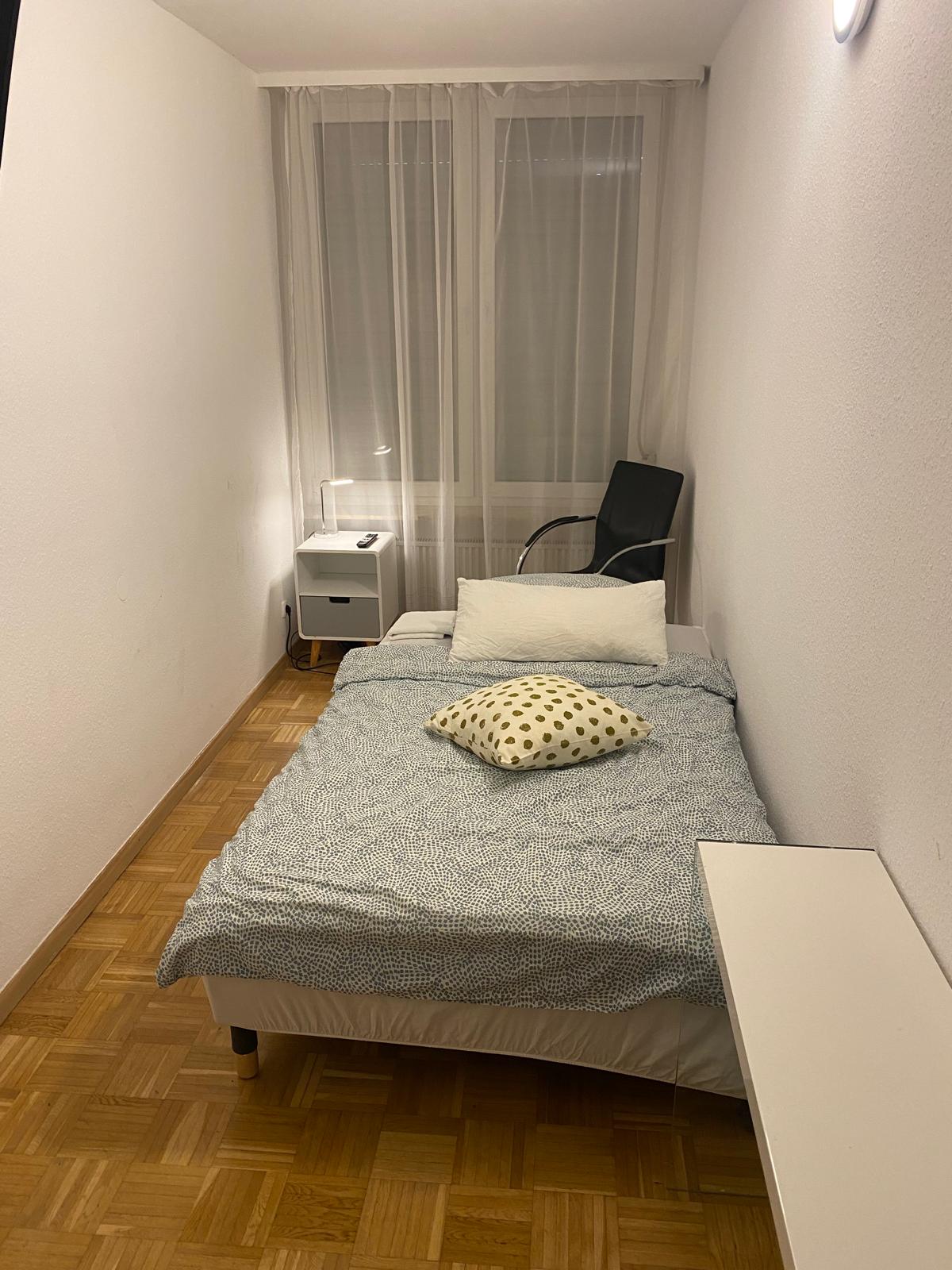 Room 1a – Separate room with single bed - Houses for Rent in Mörfelden ...