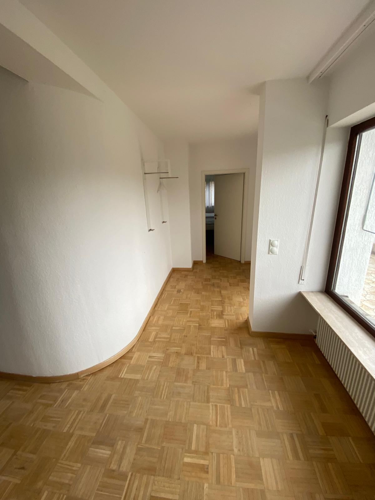 Room 1a – Separate room with single bed - Houses for Rent in Mörfelden ...