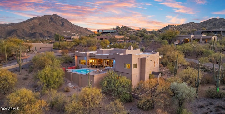 Desert Hide-a-way W/ Speakeasy & Hidden Game Room - Cave Creek