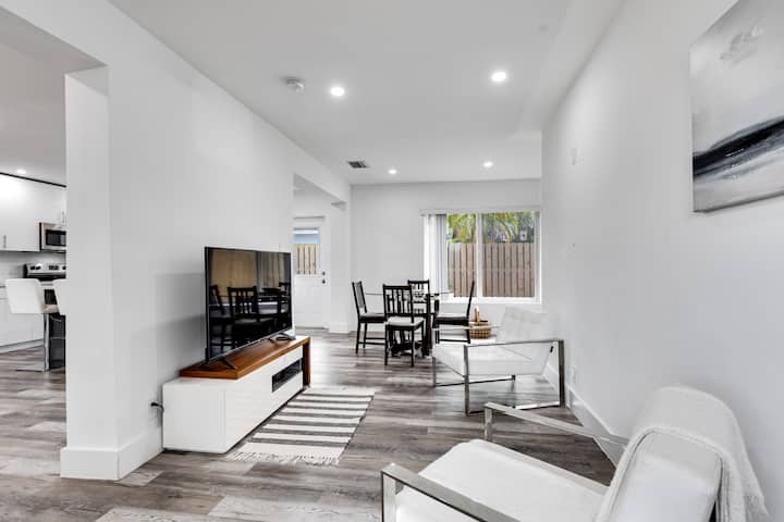 Charming Family-friendly Home - Fort Lauderdale