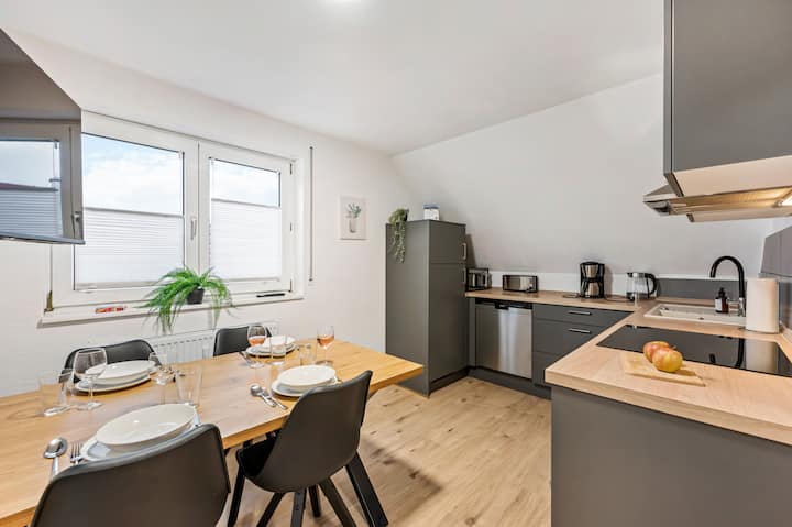 Sali- Neckarwestheim - 2 Zimmer Apartment Mit Stil - Besigheim