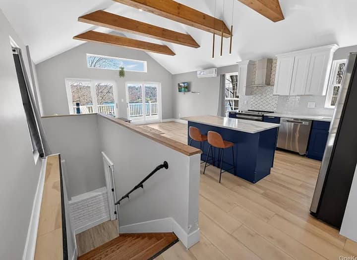 Renovated House With Stunning Lake Views - Brewster, NY