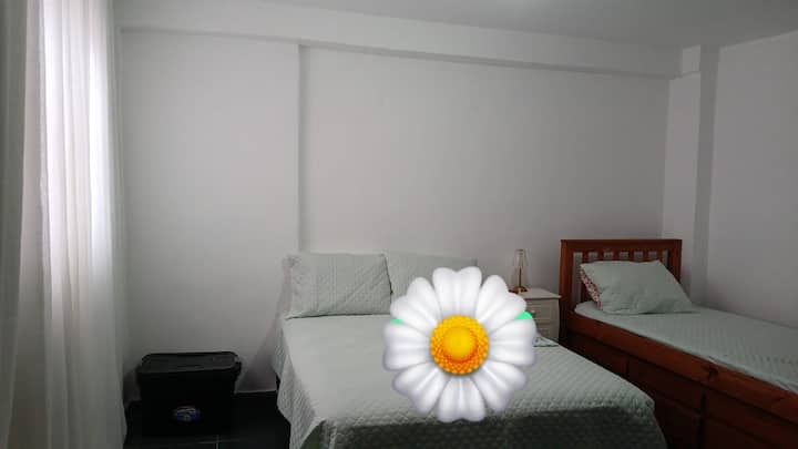 Quarto Com Sala E Cozinha Conjugada - Bertioga