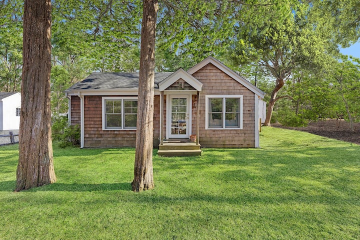 *New* Hamptons Cottage Escape | 2 Acres | Lap Pool - East Hampton, NY