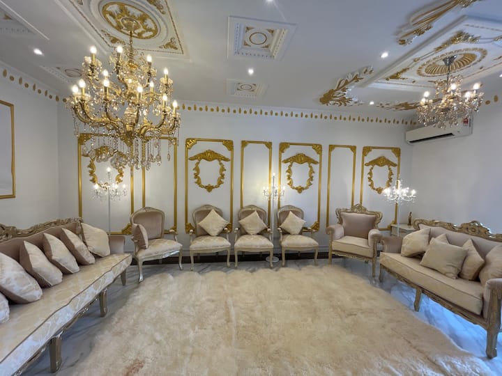 19 Pax 5room 4bath The Lavish Bungalow Near Klcc - Kuala Lumpur