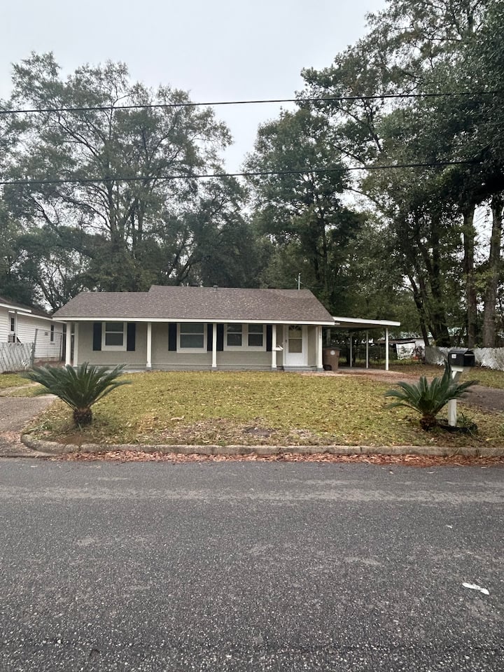 Lex’s Getaway Retreat - Mobile