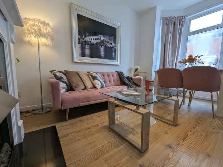 Chic & Spacious 3br Home • Sleeps 10 • Portsmouth - Portsmouth